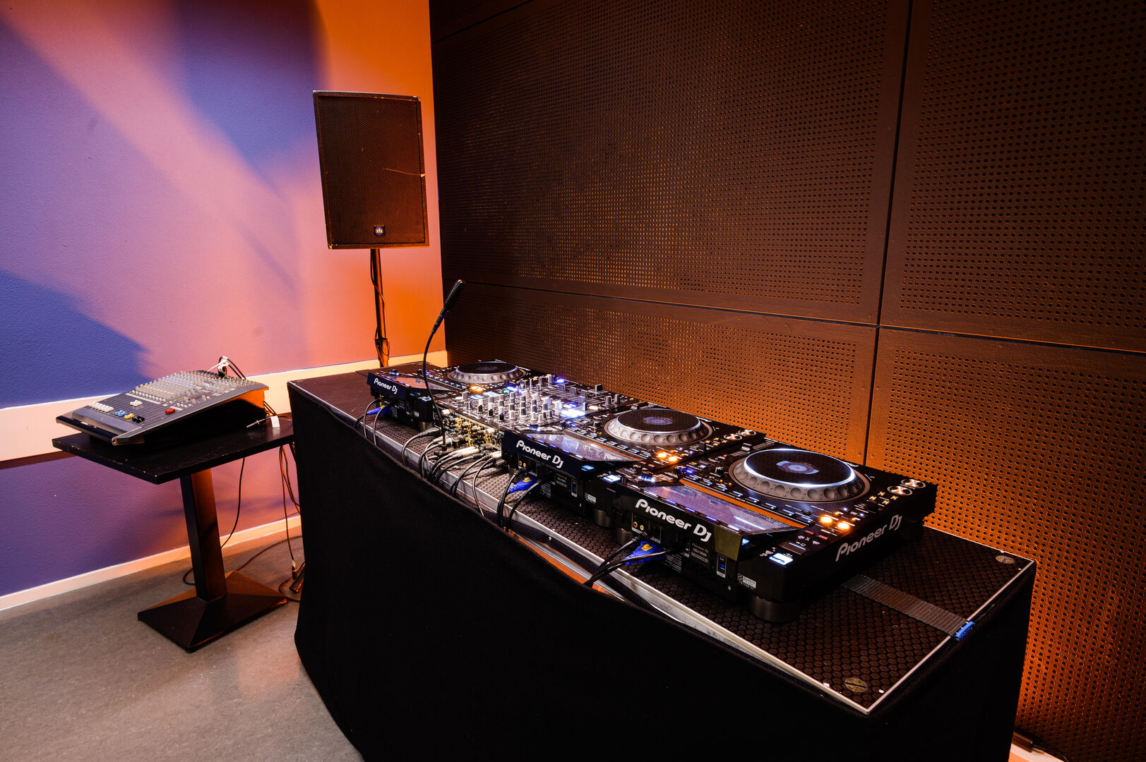 Oefenstudio 2 (DJ-studio) bij Cpunt in Hoofddorp